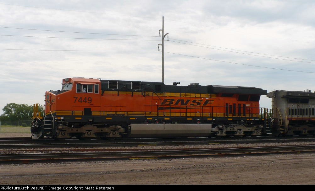 BNSF 7449